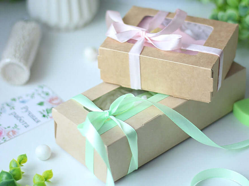 Understanding What a Miss to Mrs Box Is | eFavormart