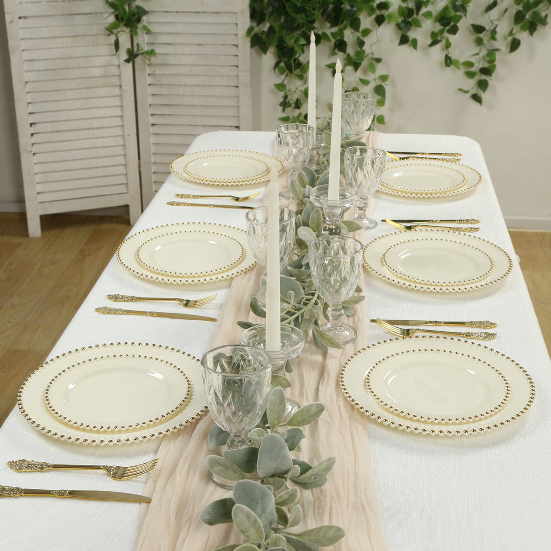 10" Ivory Plates with Gold Rim, 10-Pack | eFavormart