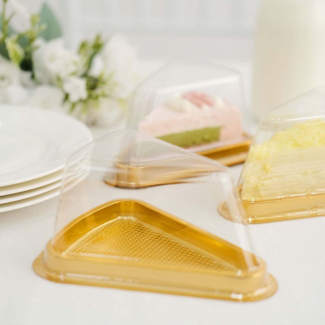 Plastic Cake Slice Containers 6"x4.5"x2.5" Gold | eFavormart