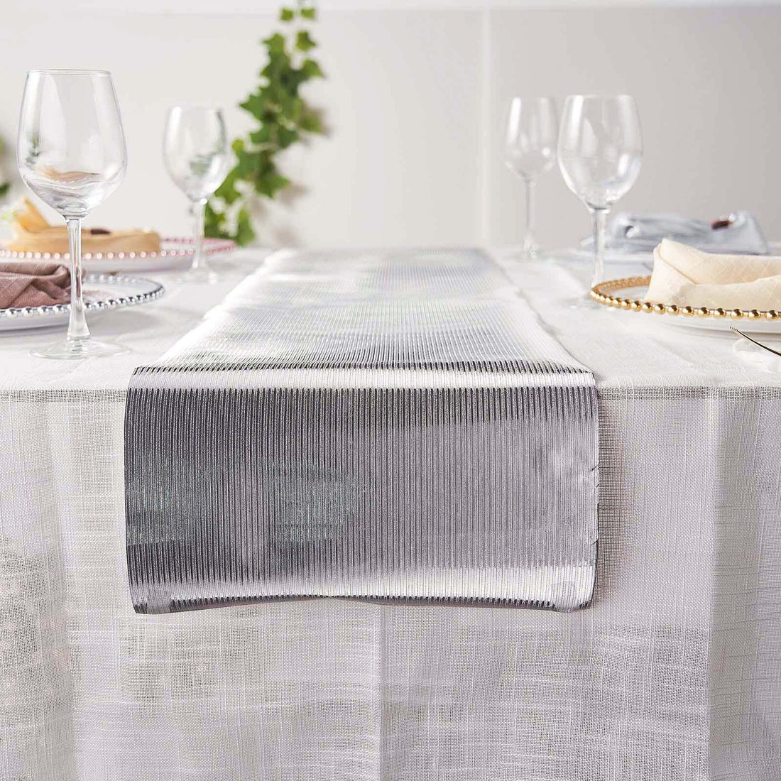 Glitter Paper Runner 9ft Silver Ridge | eFavormart