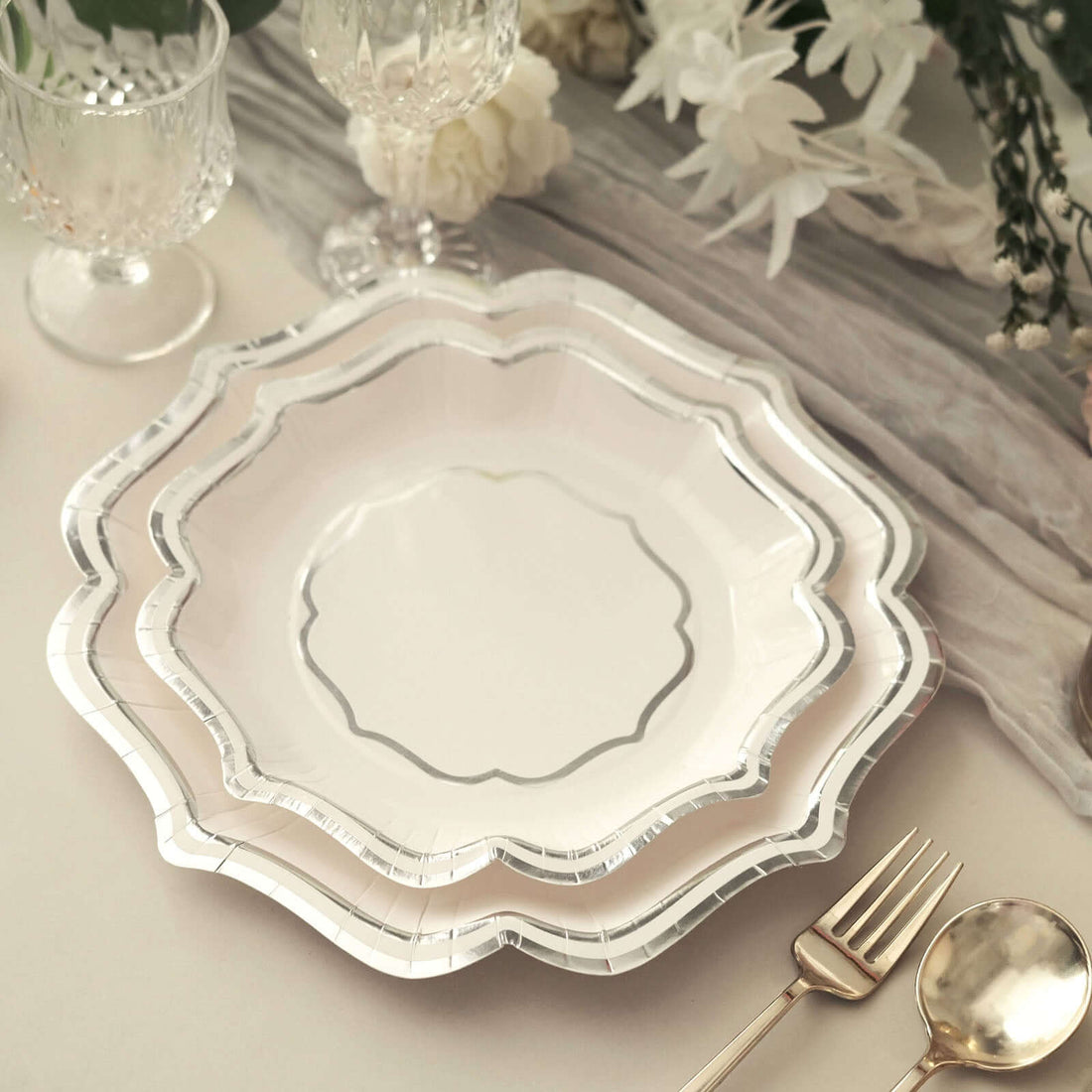 Paper Dinner Plates 10" White with Silver Scallop Rim | eFavormart