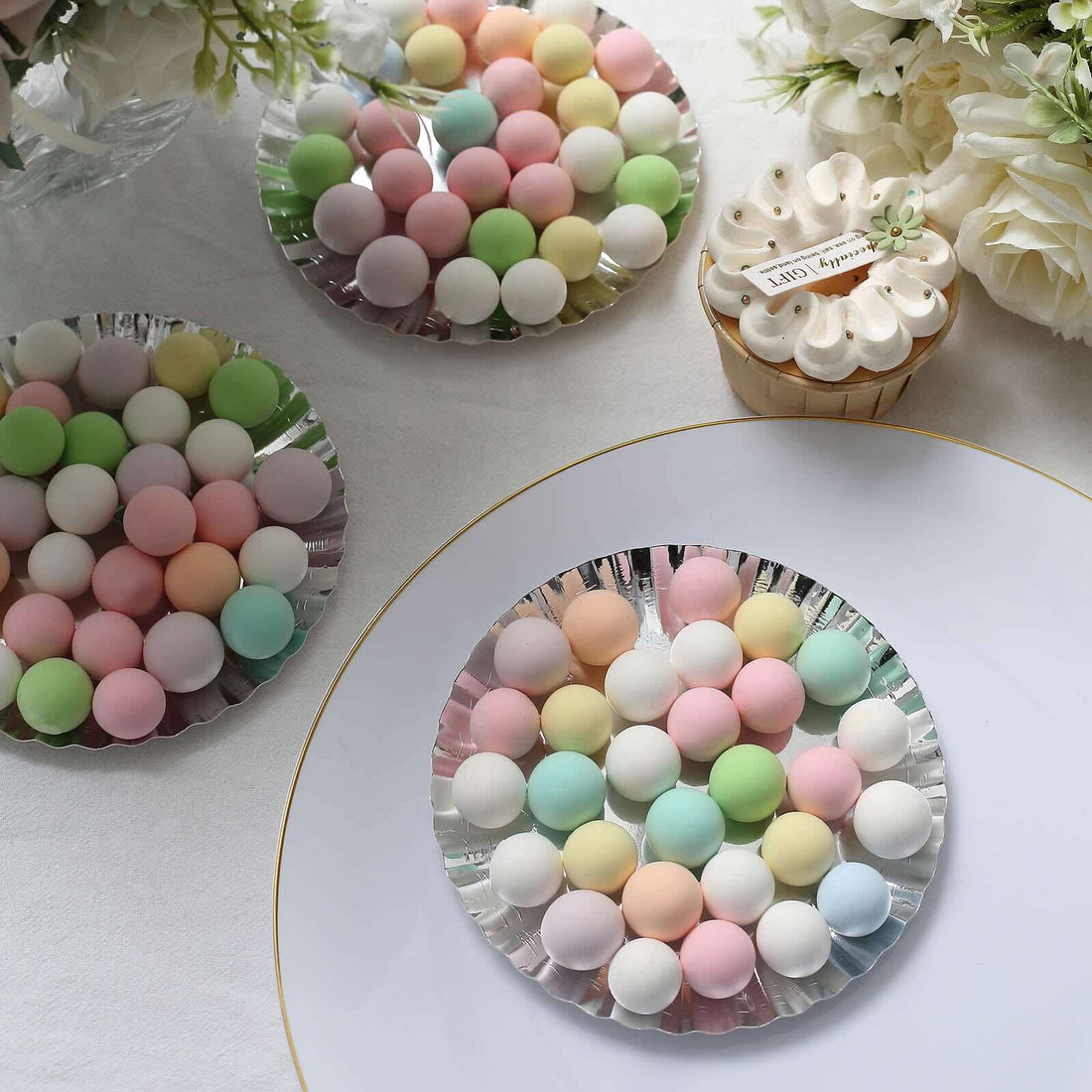 Paper Dessert Plates 5" Metallic Silver Scalloped Rim | eFavormart