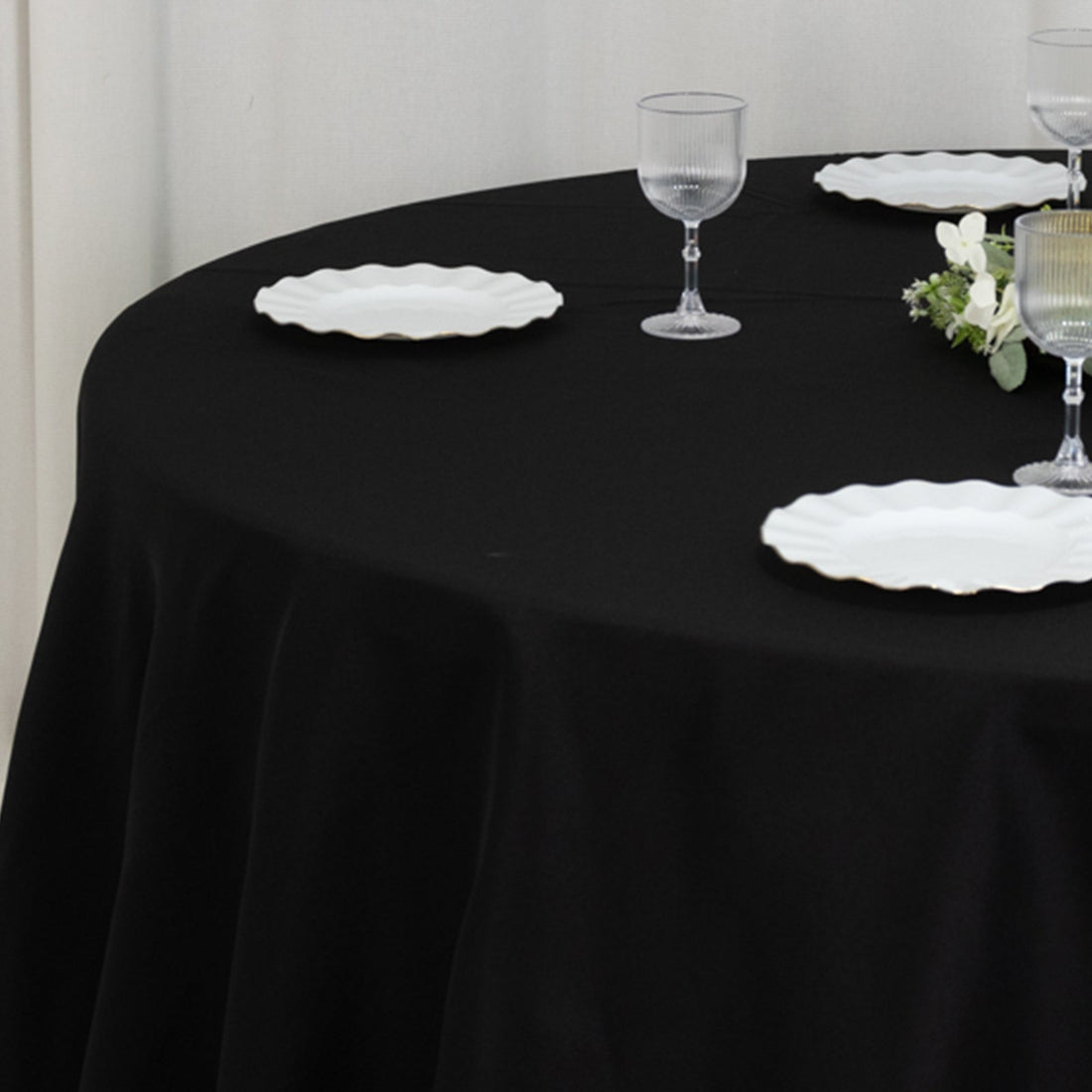 Fire Retardant Round Tablecloth 132" Black | eFavormart