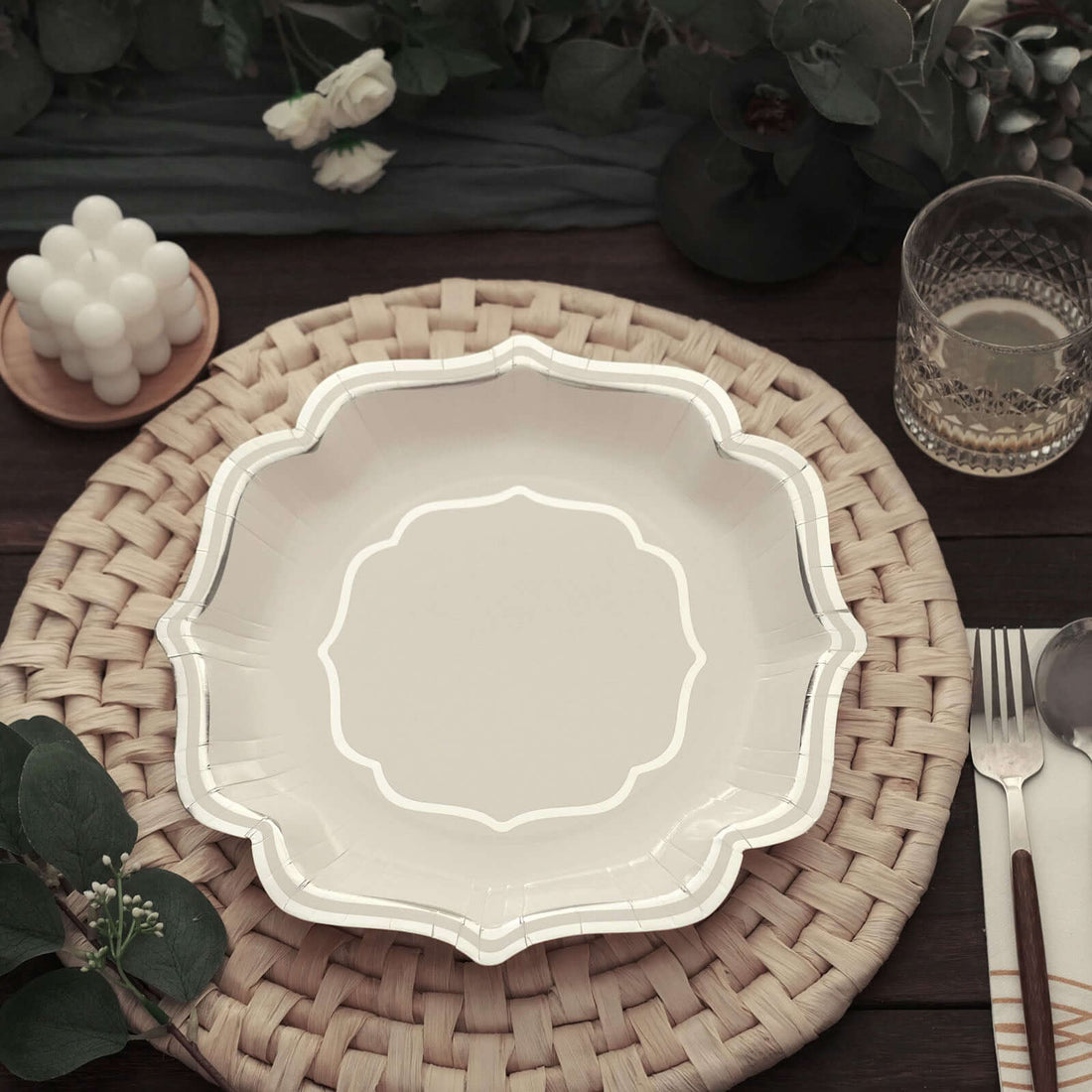 Paper Dinner Plates 10" White with Silver Scallop Rim | eFavormart