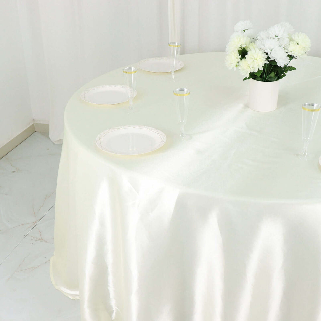 Satin Round Tablecloth 132" Ivory | eFavormart