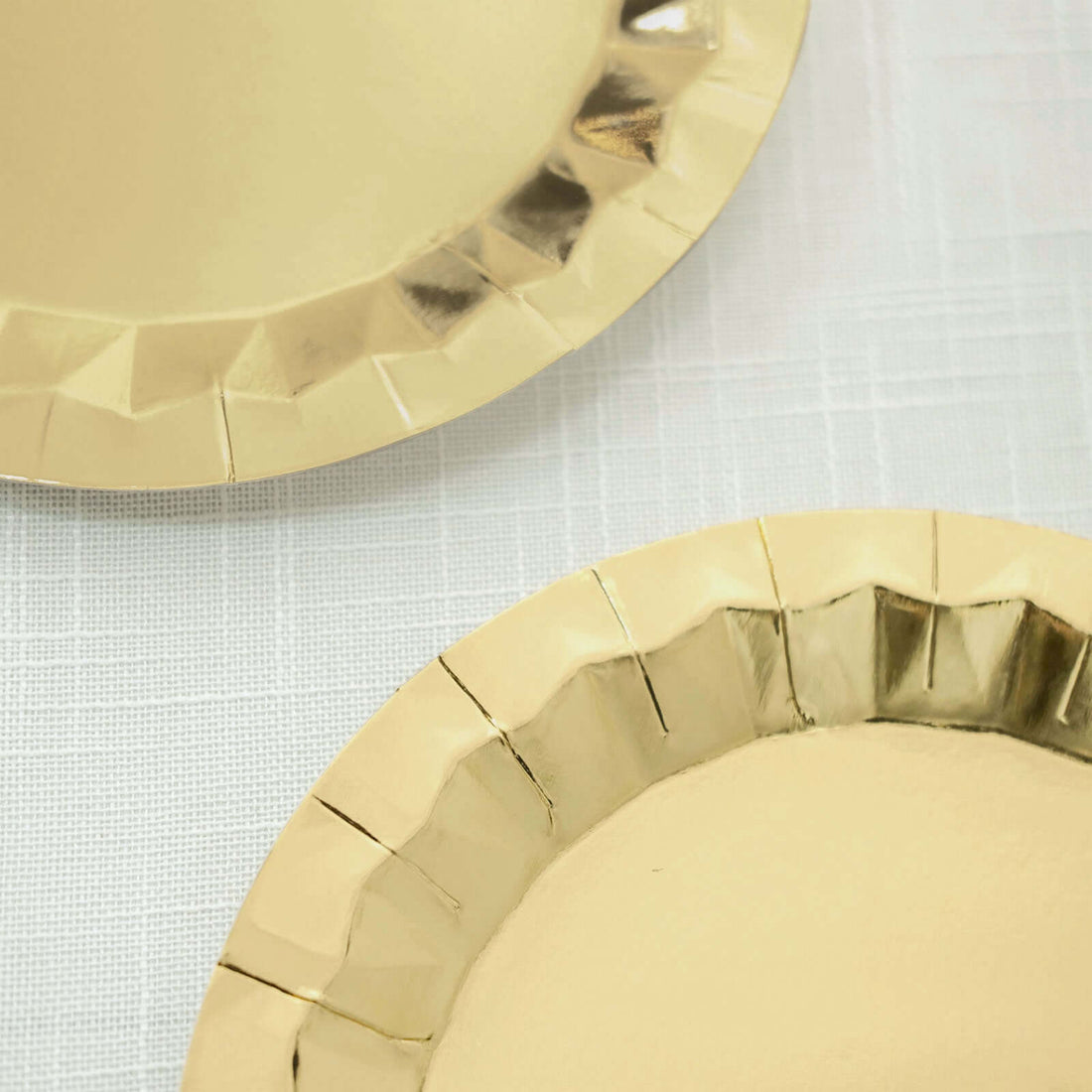 Paper Round Geometric Dinner Plates 9" Metallic Gold | eFavormart