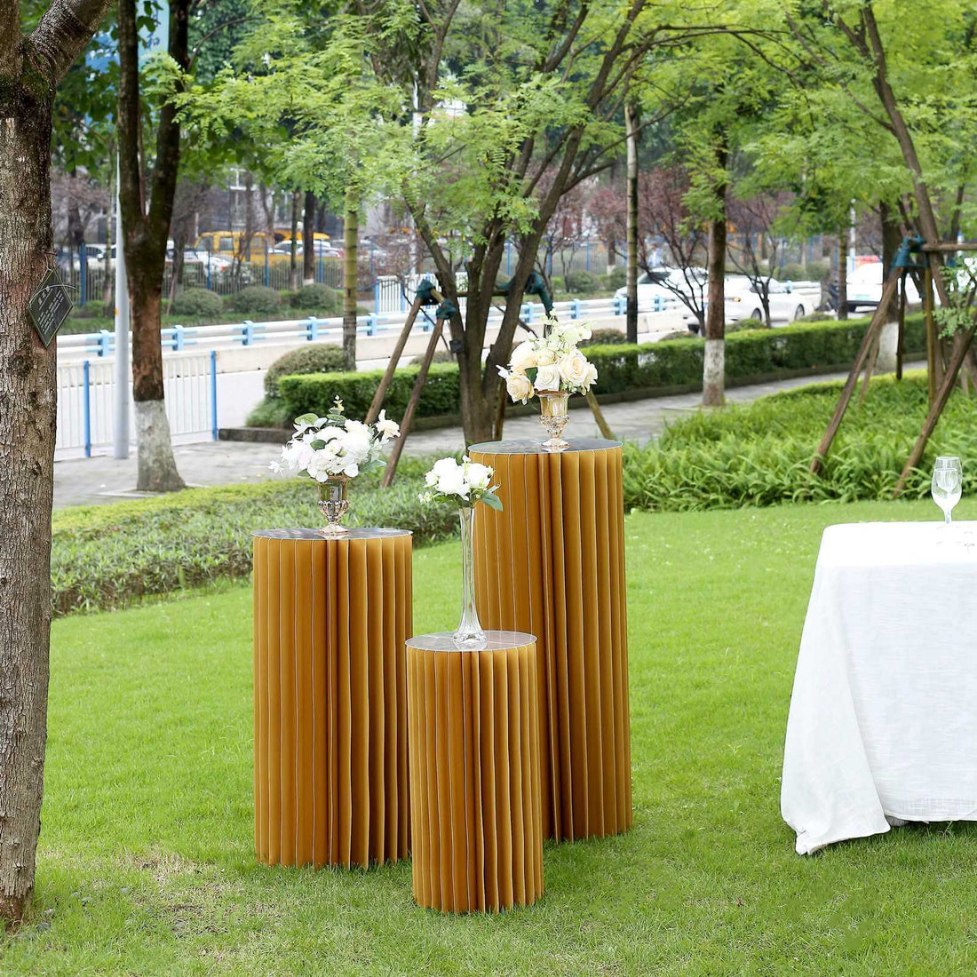 Gold Cylinder Pedestal Stand 32" | eFavormart
