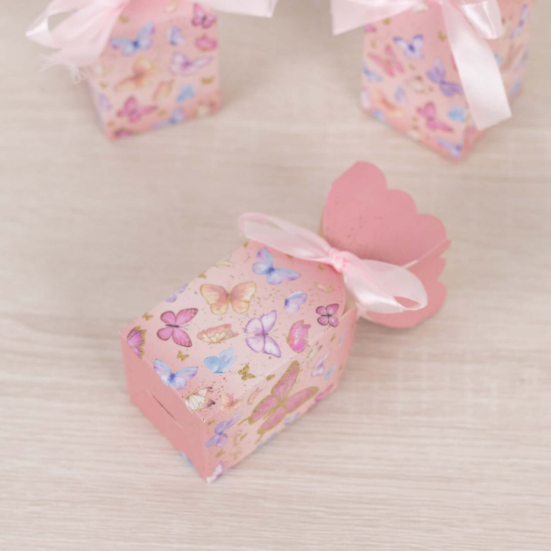 Pink Floral Top Candy Gift Boxes | eFavormart