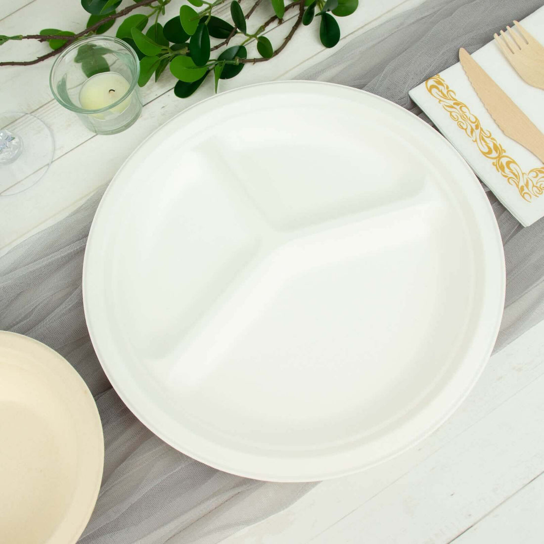 Bagasse 3-Compartments Dinner Plates 10" White | eFavormart