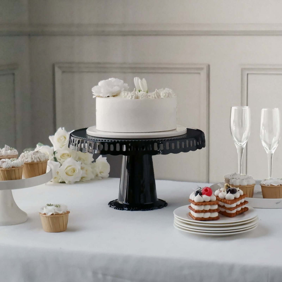 Plastic Round Pedestal Cake Stands 13" Black | eFavormart