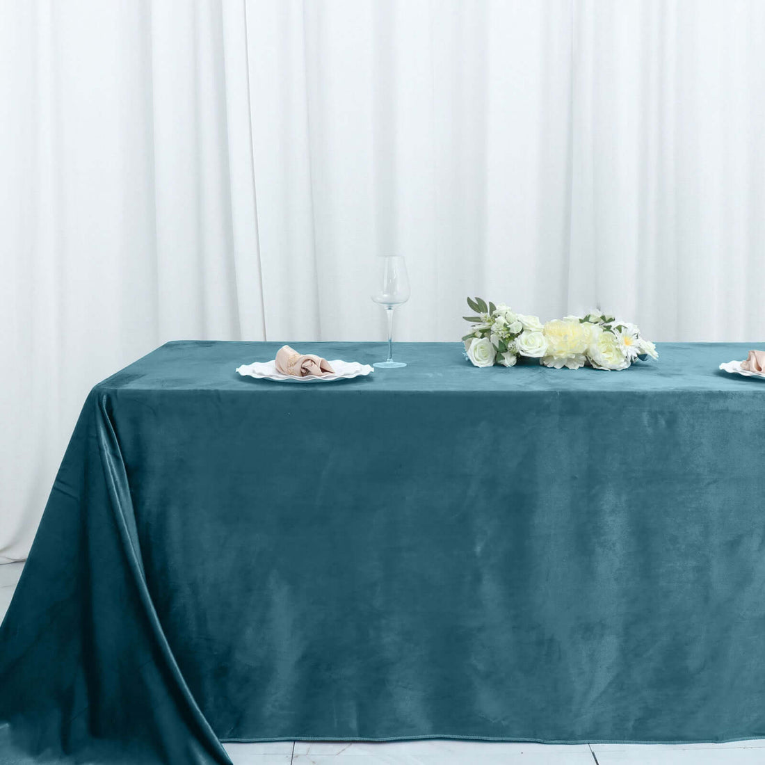 Velvet Rectangle Tablecloth 90"x156" Teal | eFavormart